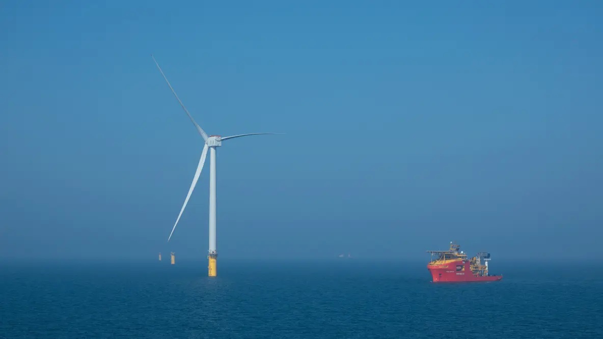 World’s largest offshore wind farm Dogger Bank produces power for the ...